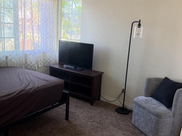 Room for rent with large private bathroom