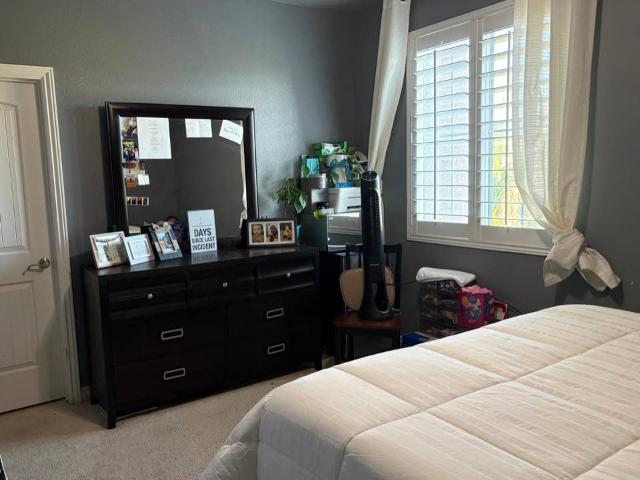 Room for rent with shared bathroomm