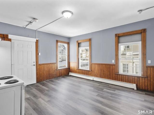 Room for Rent with Shared Kitchen and Bathroom_Ne
