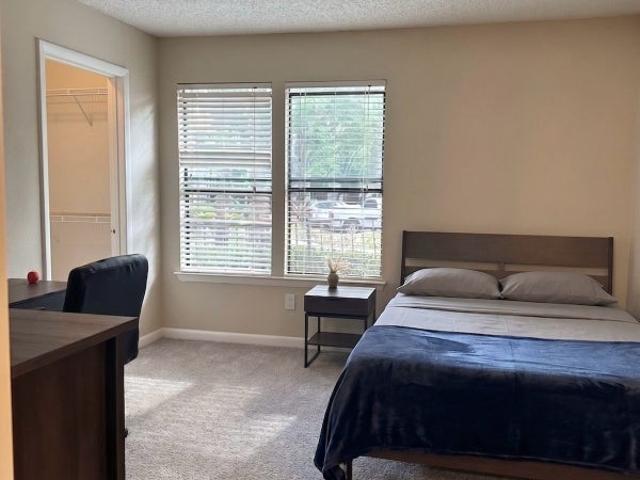 ROOM FOR RENT WITH PRIVATE BATHROOM