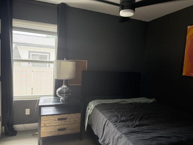 Room for rent with Private Bathroom