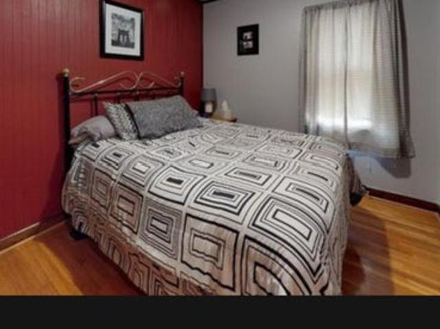 Room for rent 0.7 miles from Mayo with backyard
