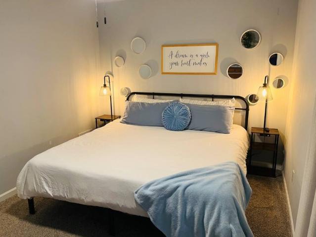 Room for rent~~