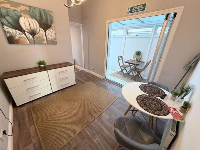 Room For Rent 121, Powerscourt Road, Portsmouth