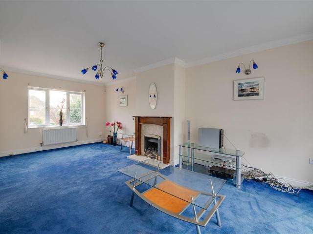 Room For Rent 12 Maple Wood, Havant