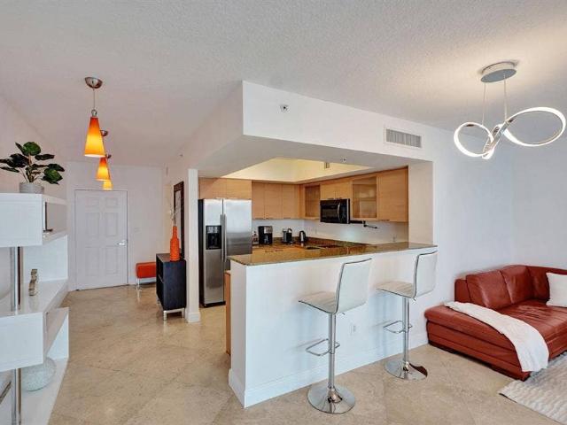 Room for rent 1 month Oceanfront