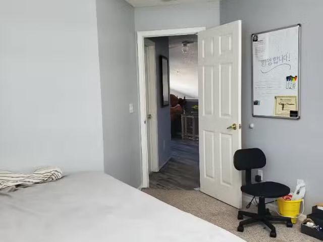 Room for Rent 268 Easton Cir #C