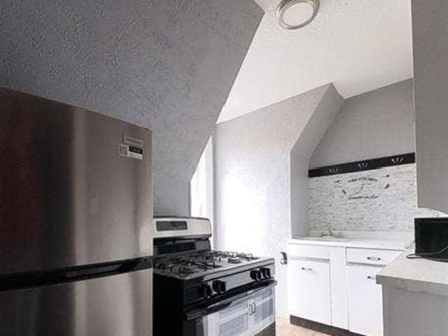 ROOM FOR RENT 378 +ur part of BILLS