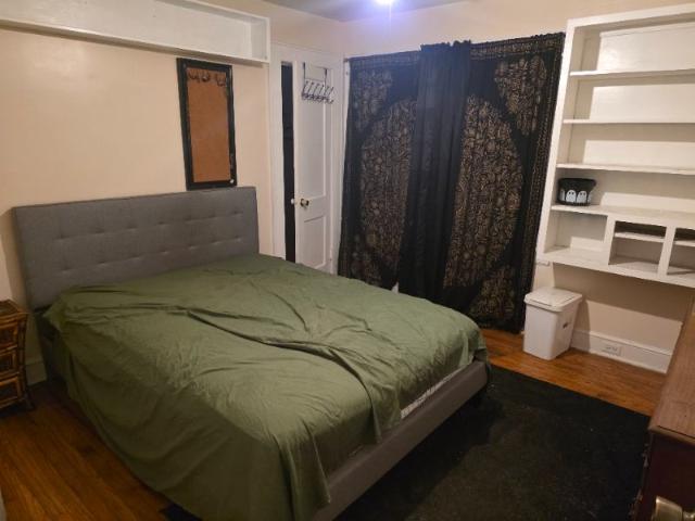 ROOM FOR RENT