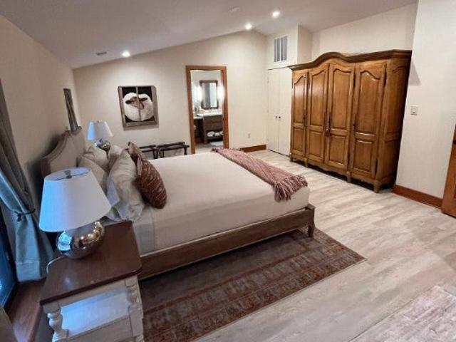 Room for rent!