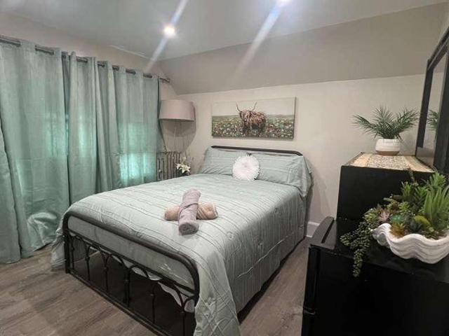 ROOM FOR RENT