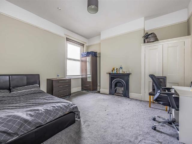 Room For Rent 59 Waverley Road, Southsea