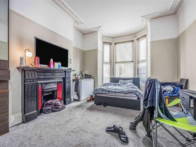 Room For Rent 59 Waverley Road, Southsea