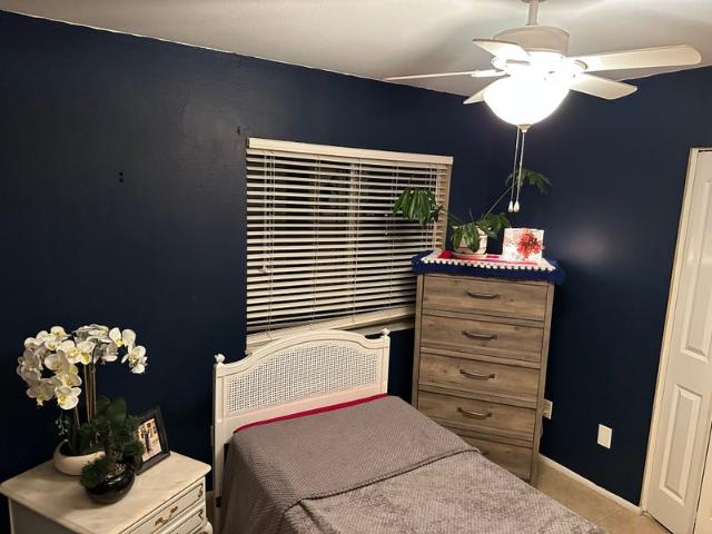ROOM FOR RENT!