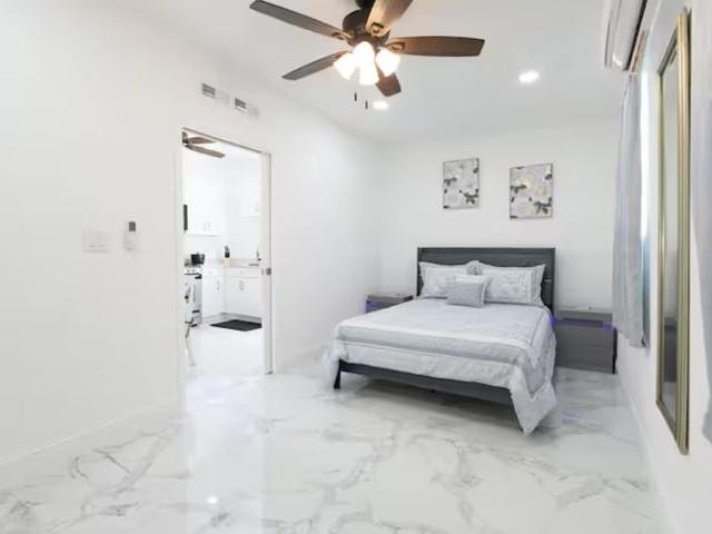 Room for rent!