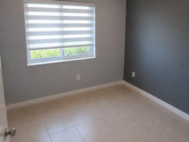 ROOM FOR RENT – $950/MONTH – ALL UTILITIES INCLUDE