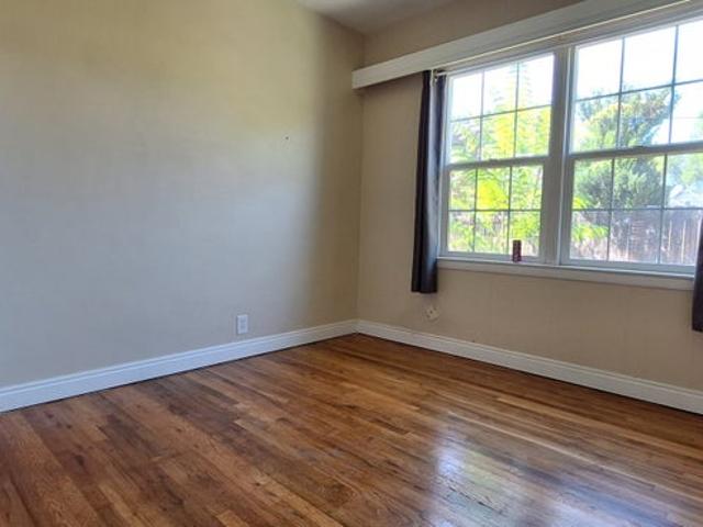 ROOM FOR RENTSUGARHOUSE