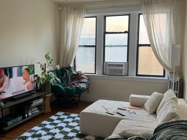 Room for sublet in 2bd Humboldt Park