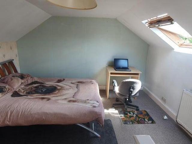 room in Marlborough Road, Colliers Wood, London, SW19 2HG