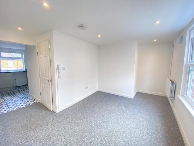room in Milton Road, Gravesend
