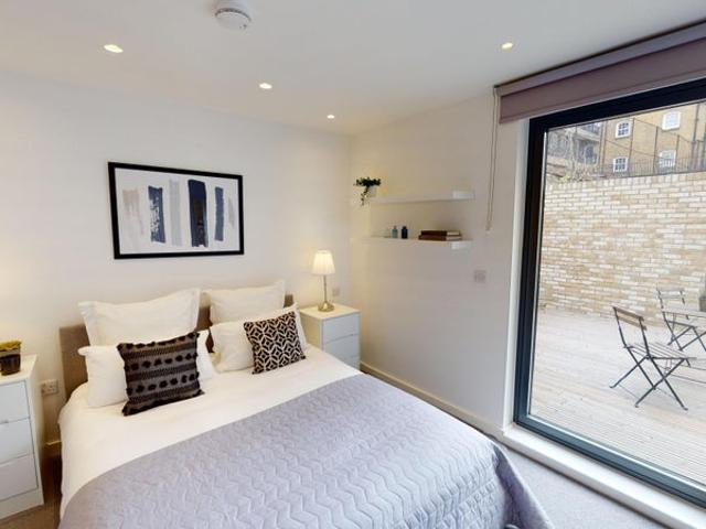 room in Mina Road