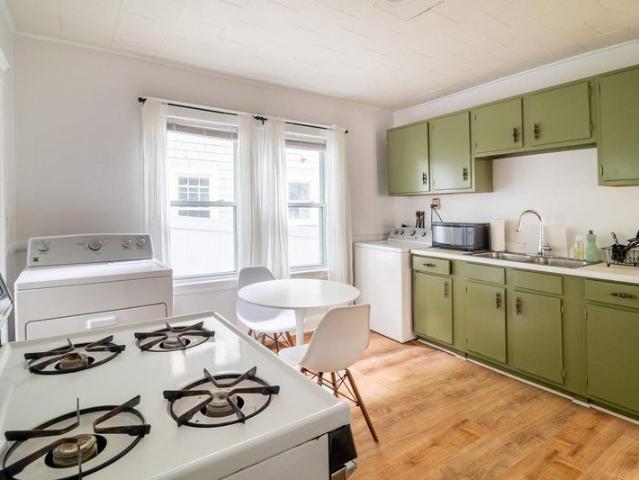 Room in Mission Hill on a flexible lease