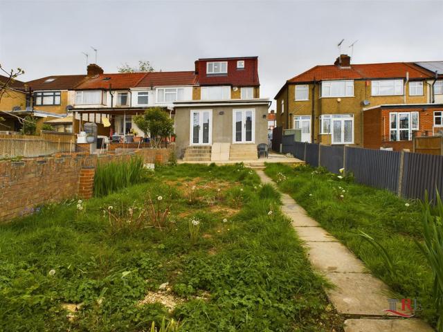 room in Mollison Way, Edgware, HA8 5QX