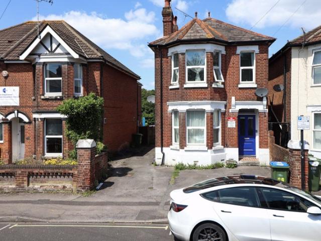 room in Morris Road, Southampton