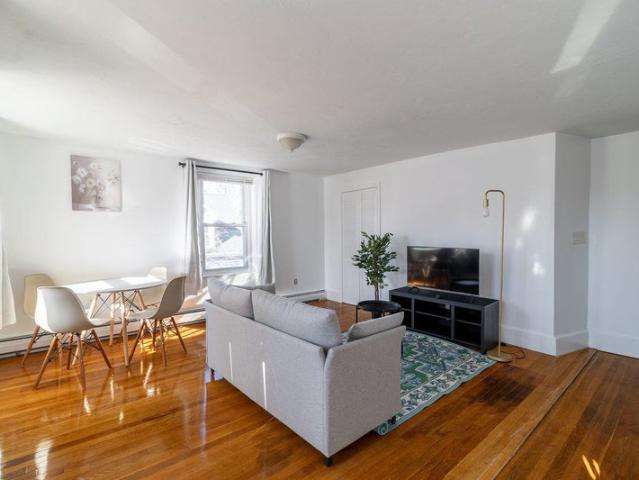 Room in Newton Corner on a flexible lease