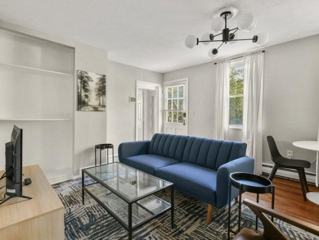 Room in Newton Corner on a flexible lease