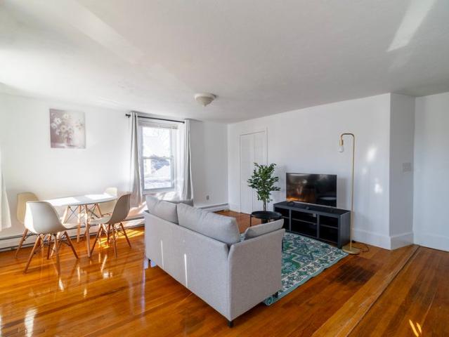 Room in Newton Corner on a flexible lease