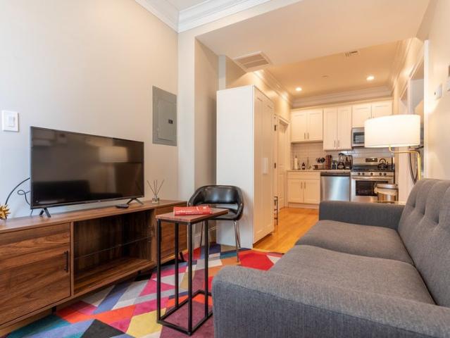 Room in North End on a flexible lease