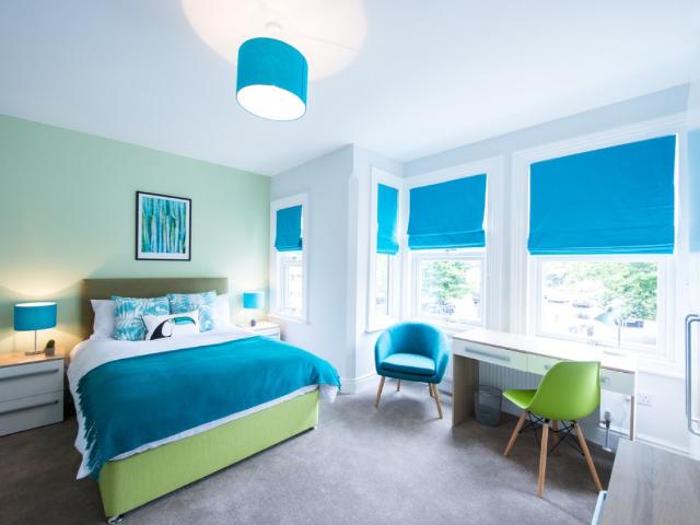 room in Oxford Road, Reading