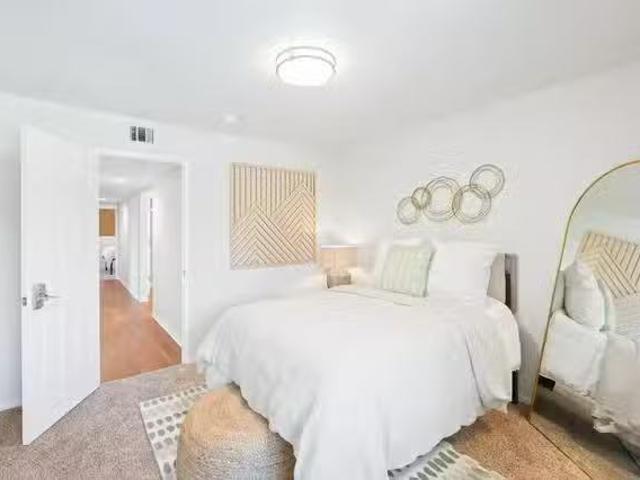 Room in a 3 Bed 2 Bath W/D