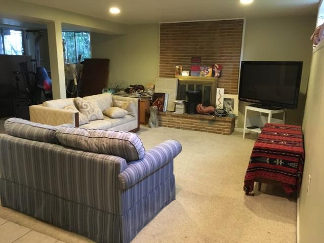 Room in a 2000 sqft house