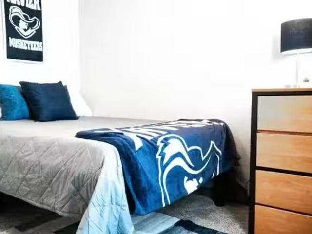 Room in a 4 Bed 2 Bath Sycamore