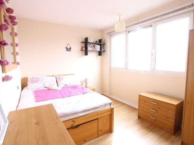 Room in a 4 bed flatshare in Mile End