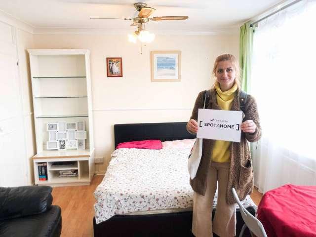 Room in a 4 Bedroom Apartment for rent in Bermondsey, London