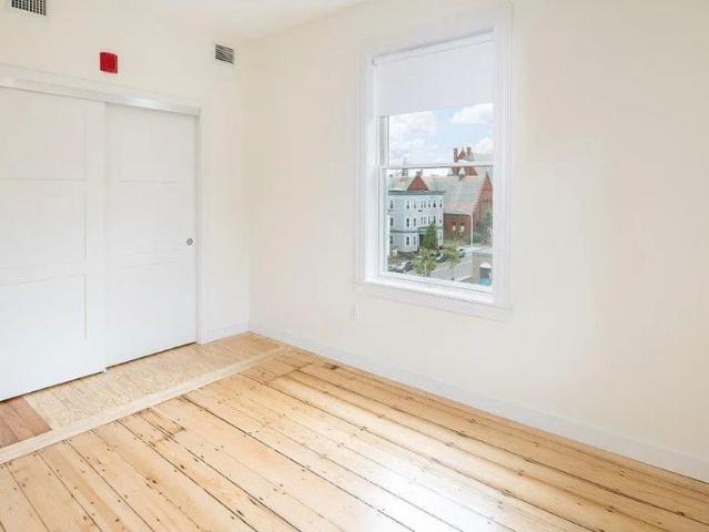 Room in a 4b2b in Central Square Starting Mid Aug