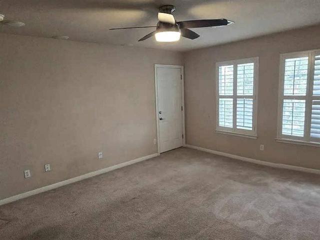 Room in a big House in Stone Oak