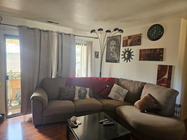 Room in a bright apartment in central area