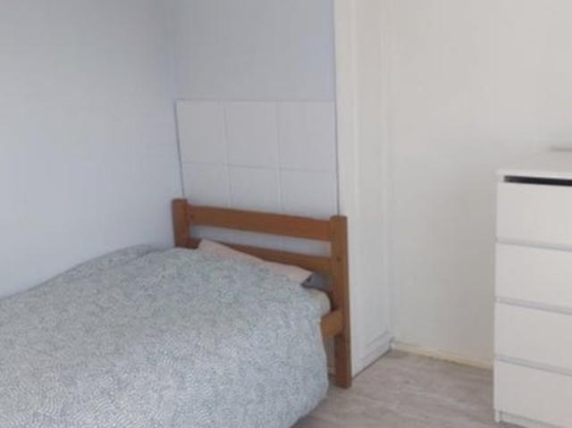 Room in a flat near City hospital, bills included