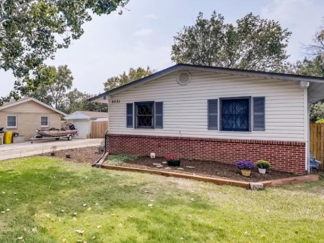 Room in a large shared homegreat neighborhoodfrie
