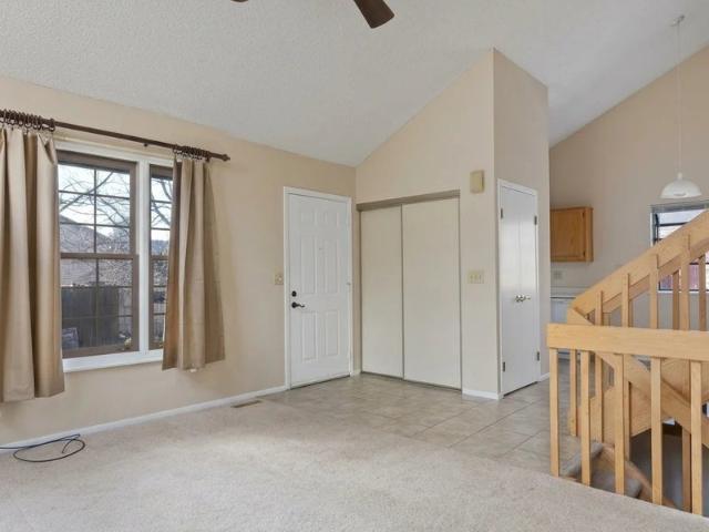 Room in a large shared homegreat neighborhoodfrien