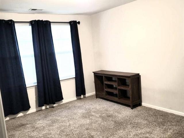 Room for rent in a clean quite home