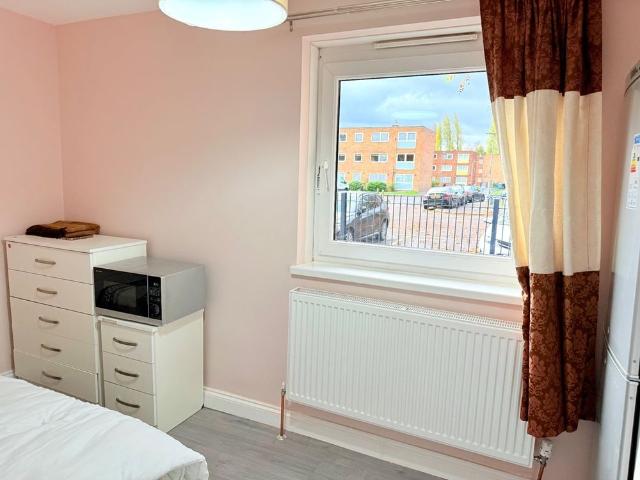 Room in a Shared Flat, Cowbridge Lane, IG11