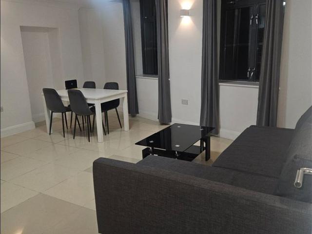 Room in a Shared Flat, Commercial Street, E1