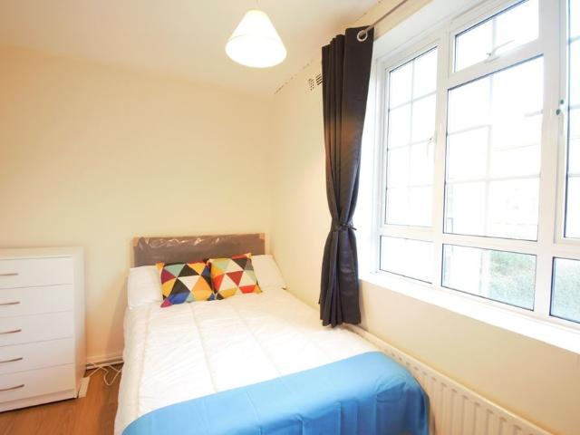 Room in a Shared Flat, Coningham Road, W12
