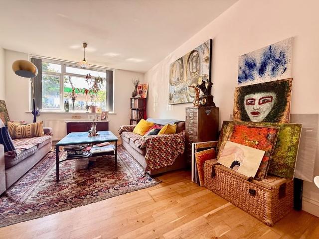 Room in a Shared Flat, Cornerstone Court, E1