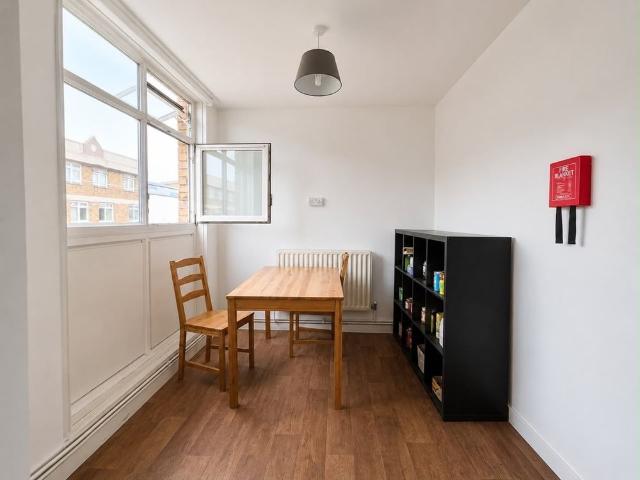 Room in a Shared Flat, Chute House, SW9